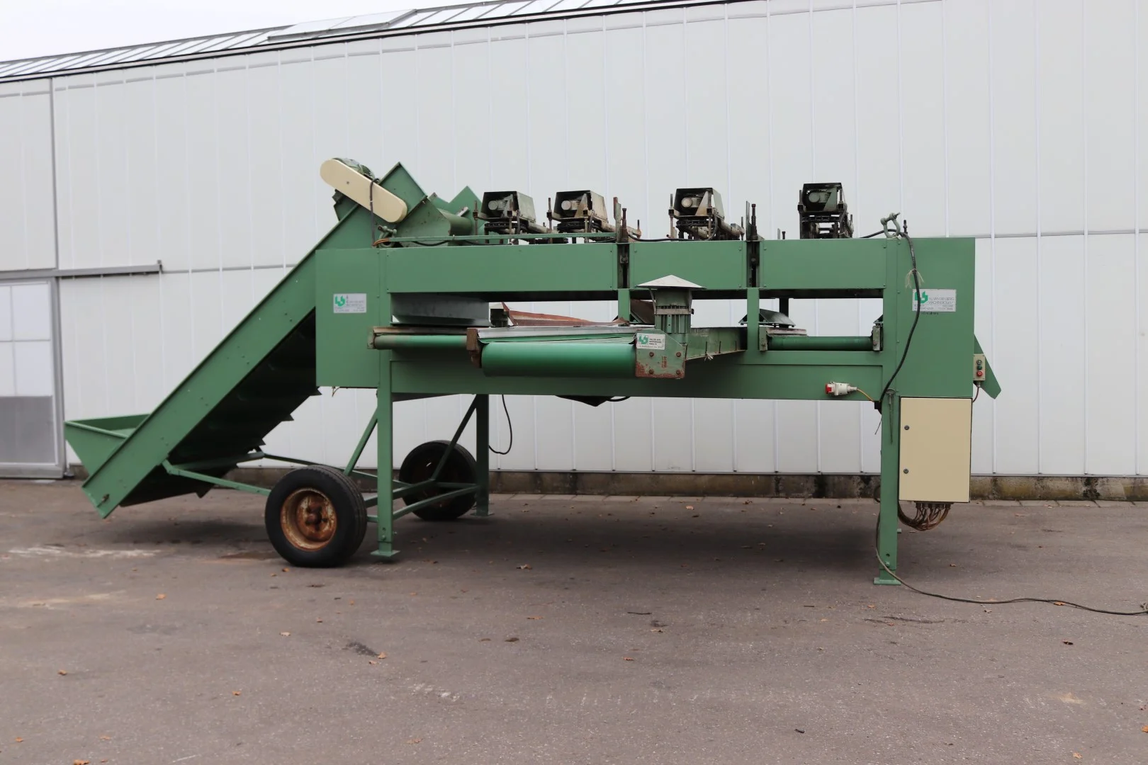 Vandenberg radial roller grader • Duijndam Machines