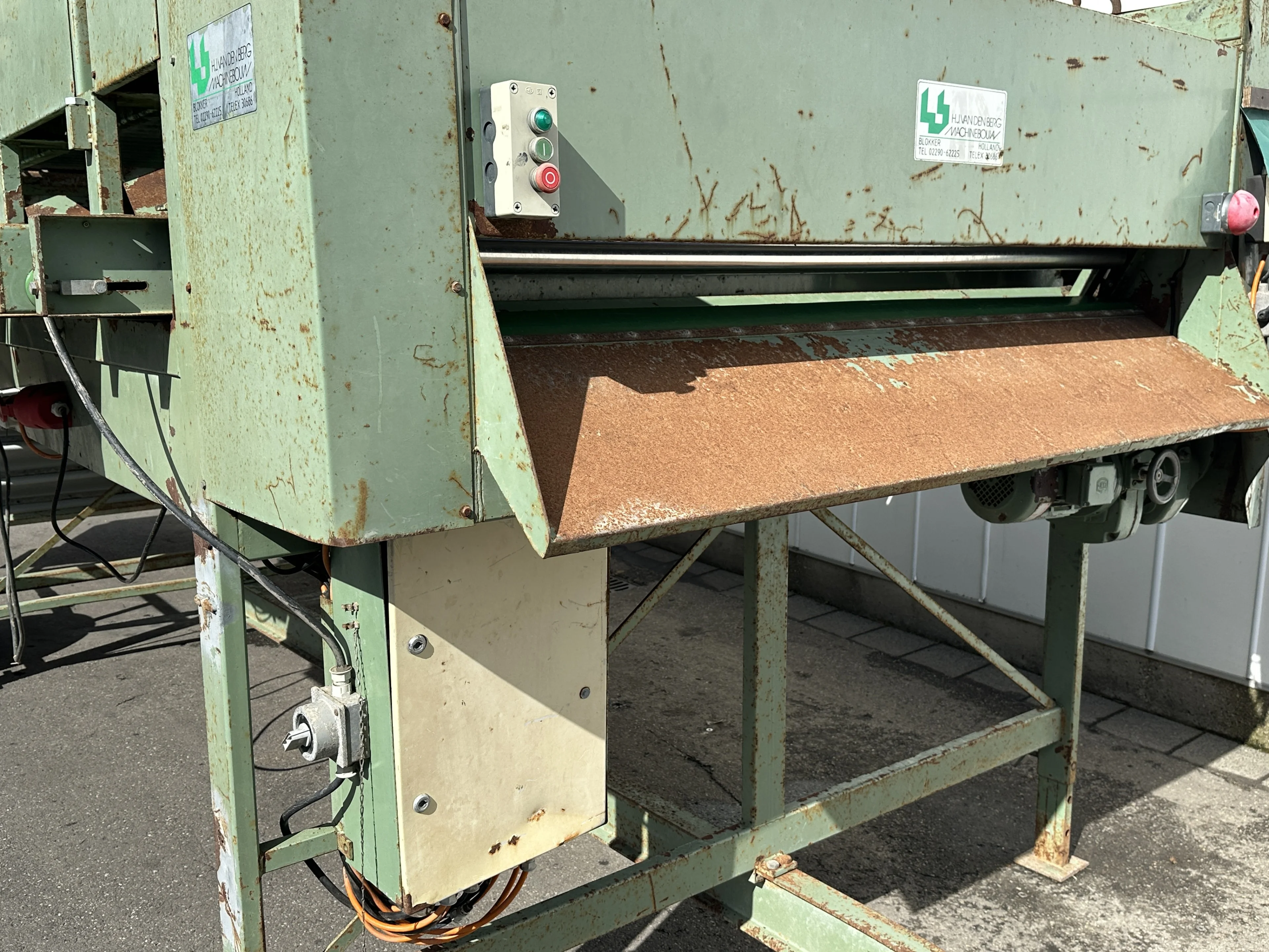 Van den Berg roller sorting machine 3+1 sortings + oversize • Duijndam ...