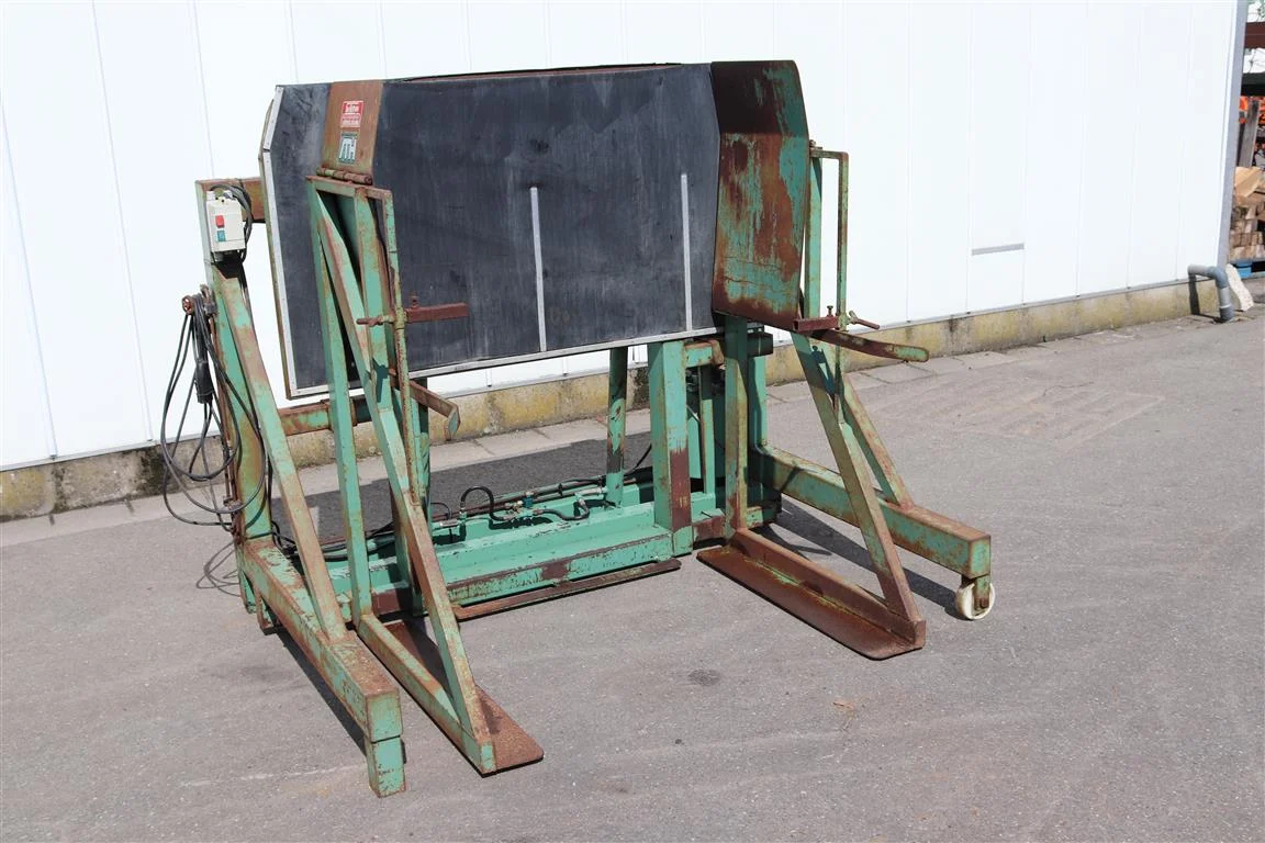 Van Rooyen box tipper adjustable up to 150 cm wide boxes • Duijndam ...