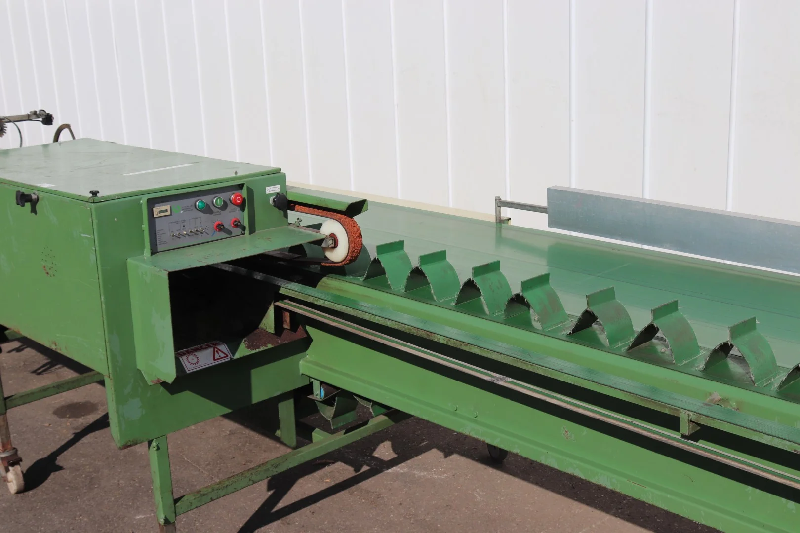 Vandenberg flower processing machine • Duijndam Machines