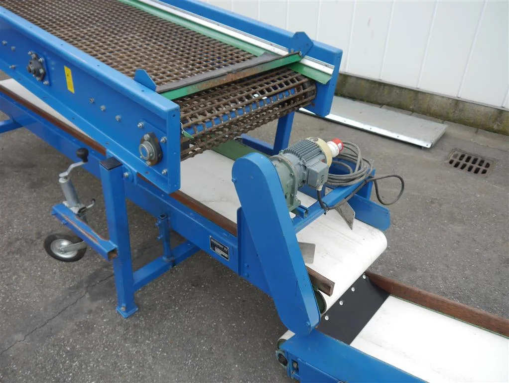 VDR sieve web conveyor with shaker • Duijndam Machines