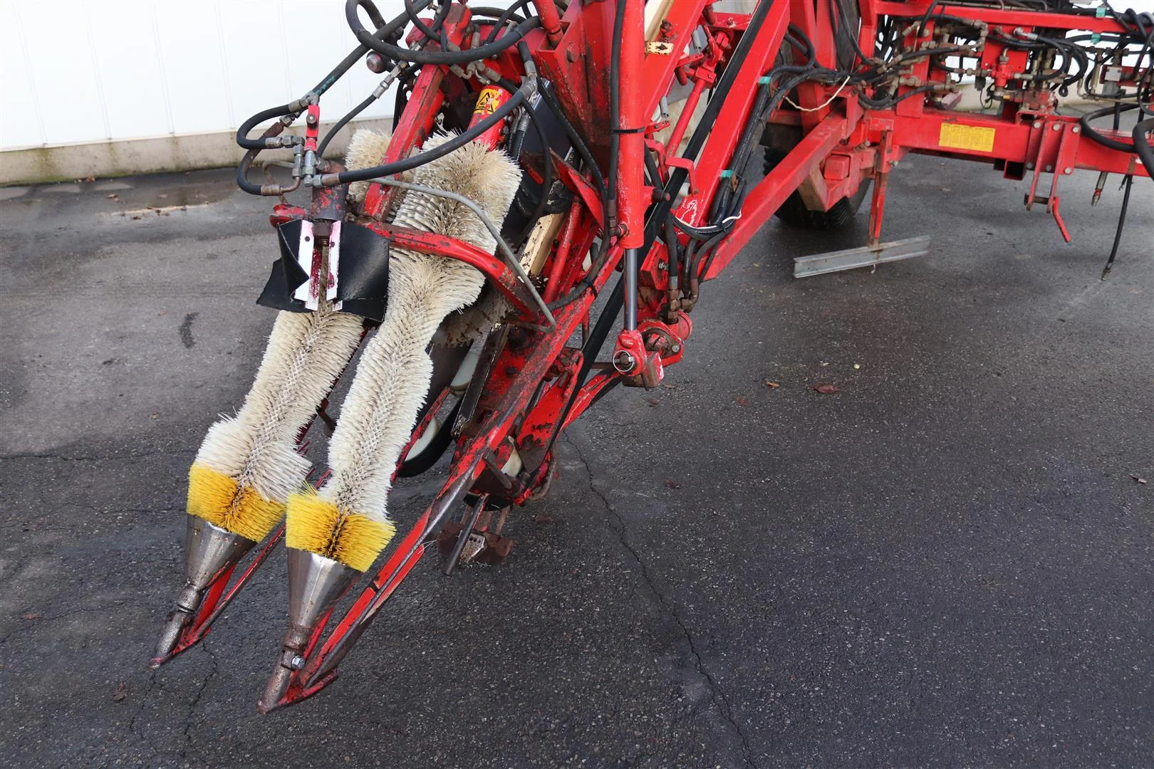 Simon RPNA automatic leek harvester with box filler • Duijndam Machines