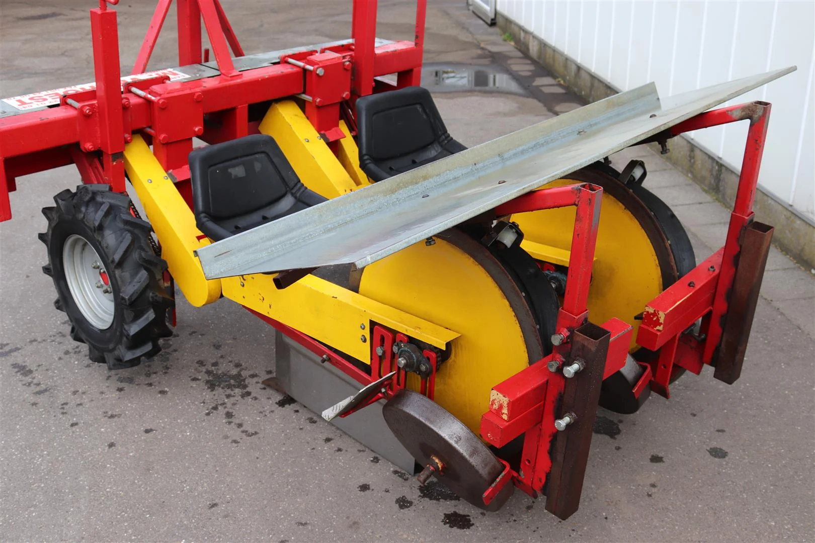 Verhoest 2 row planting machine type disc planter • Duijndam Machines