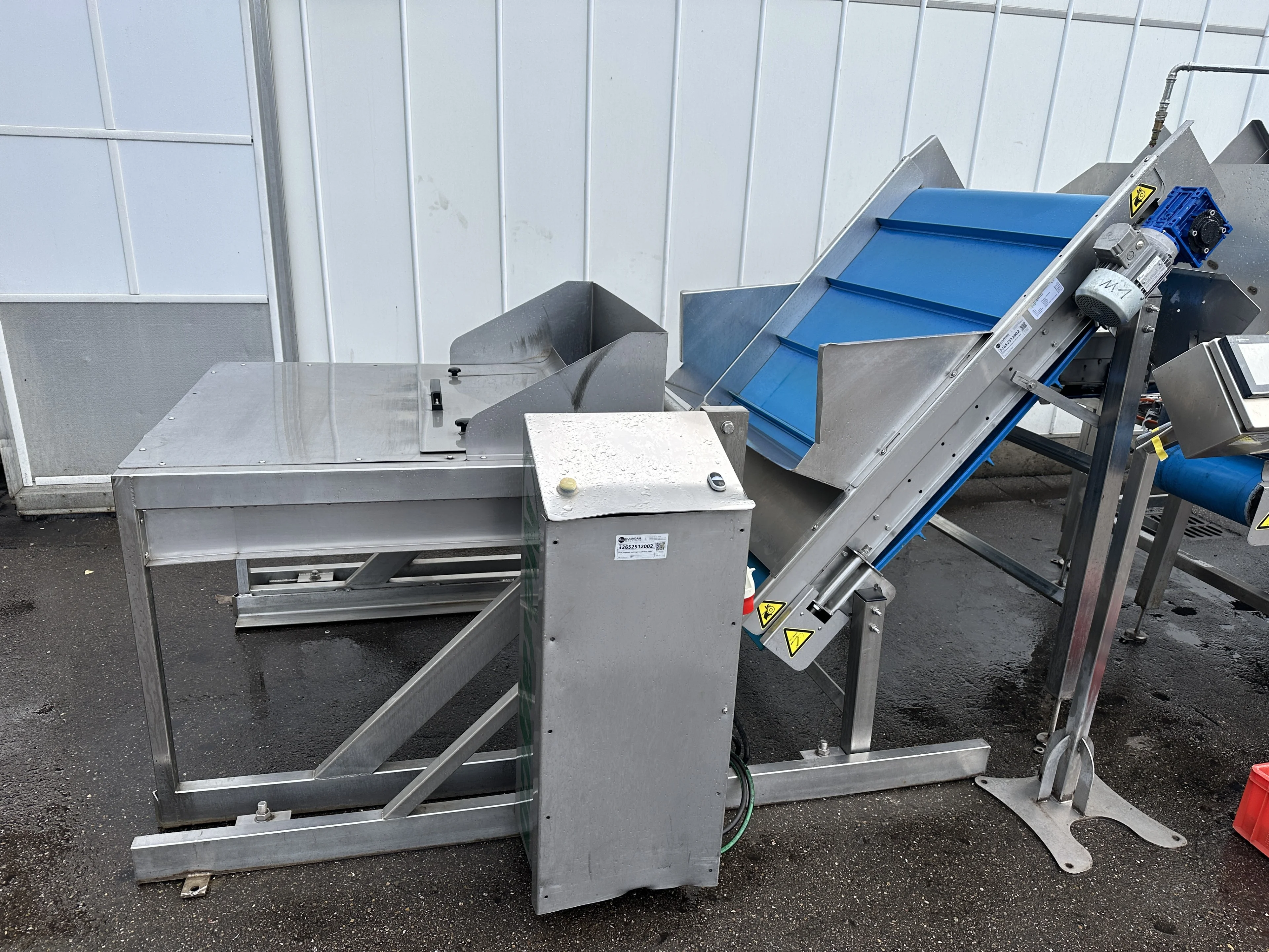 Visar stainless steel packing line with Netagco bin tipper and 16 ...