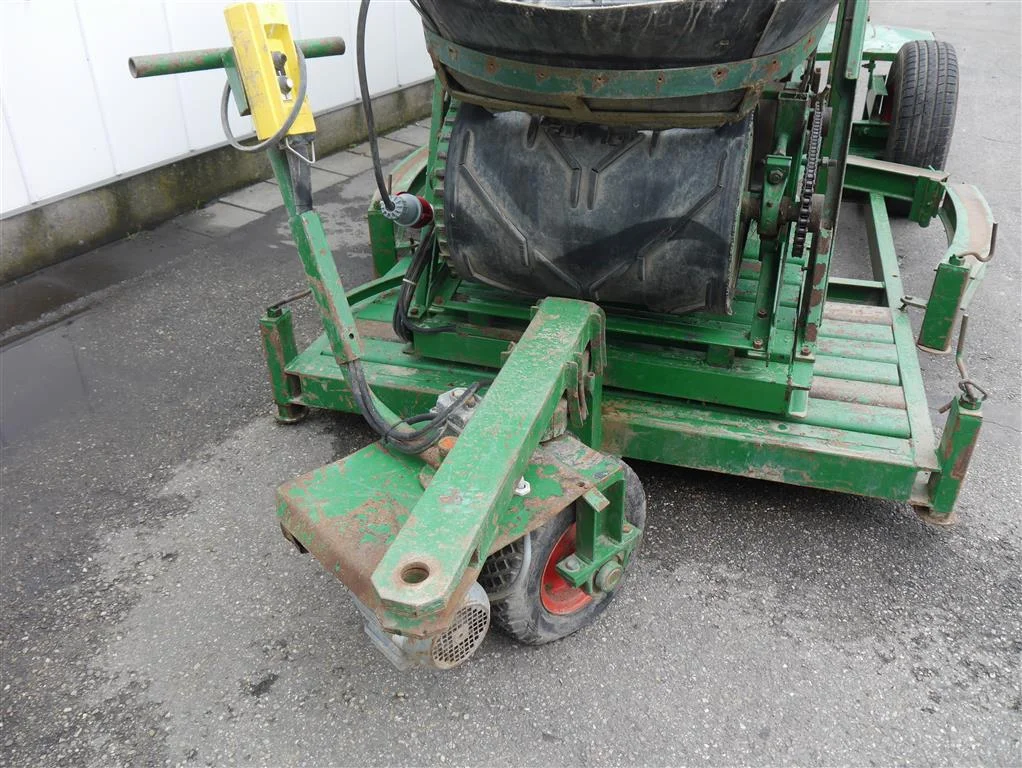 Visser store loader for potato and onions storage • Duijndam Machines