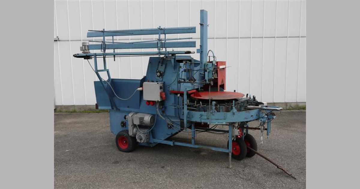 Dewa Demtec potting machine with potdispenser with supply conveyor ...