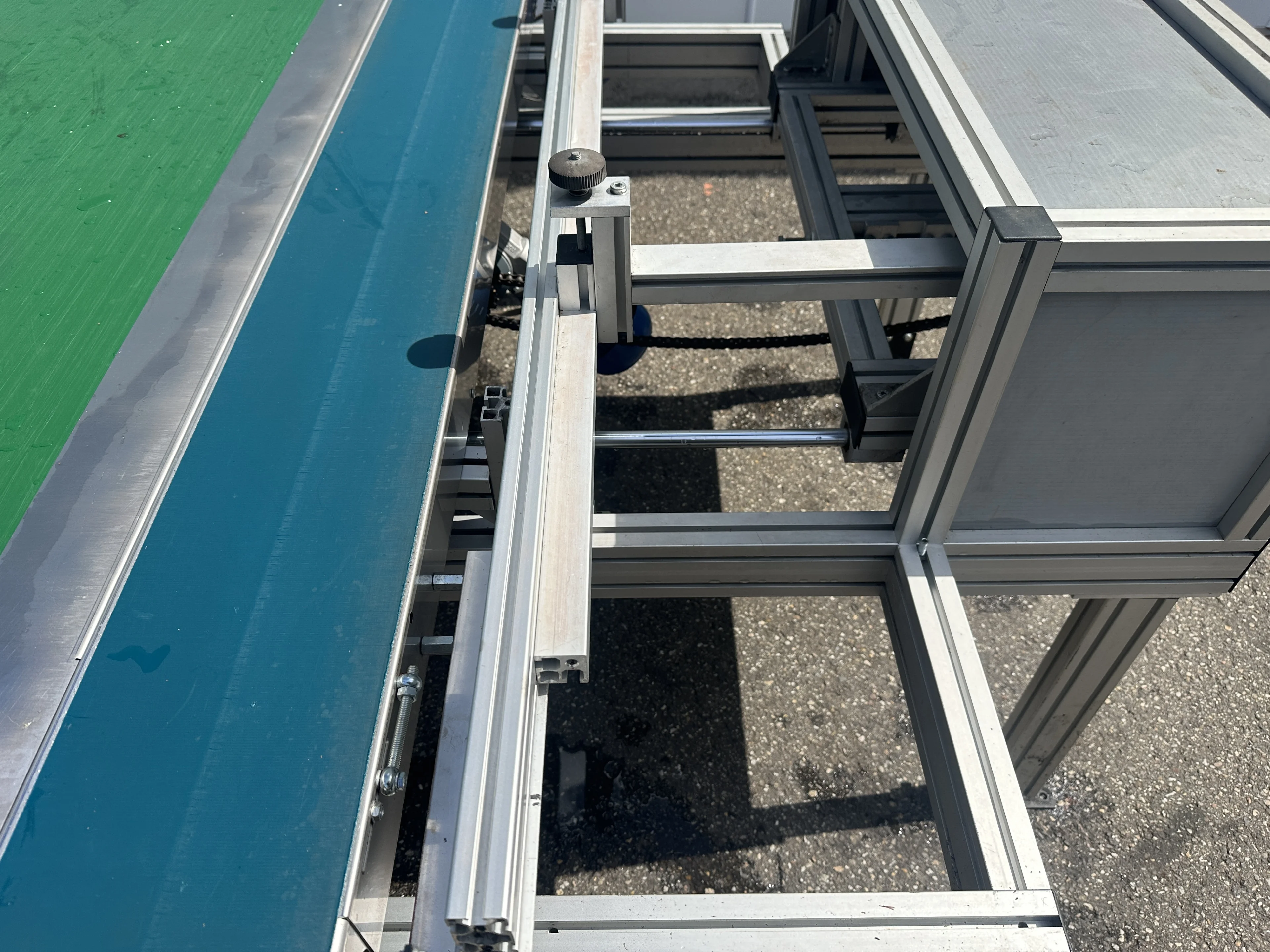 Visser buffer conveyor for potplants • Duijndam Machines