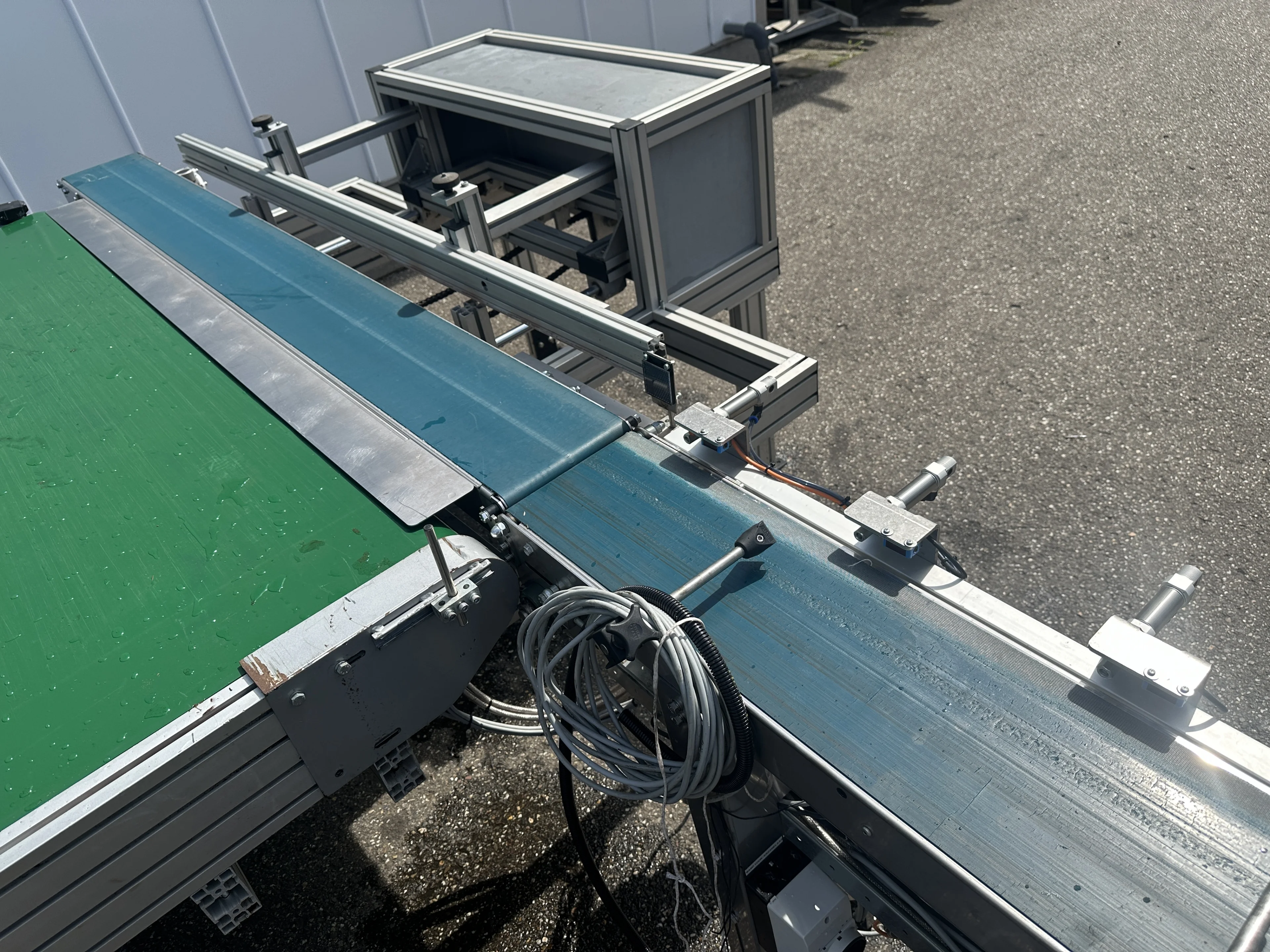 Visser buffer conveyor for potplants • Duijndam Machines