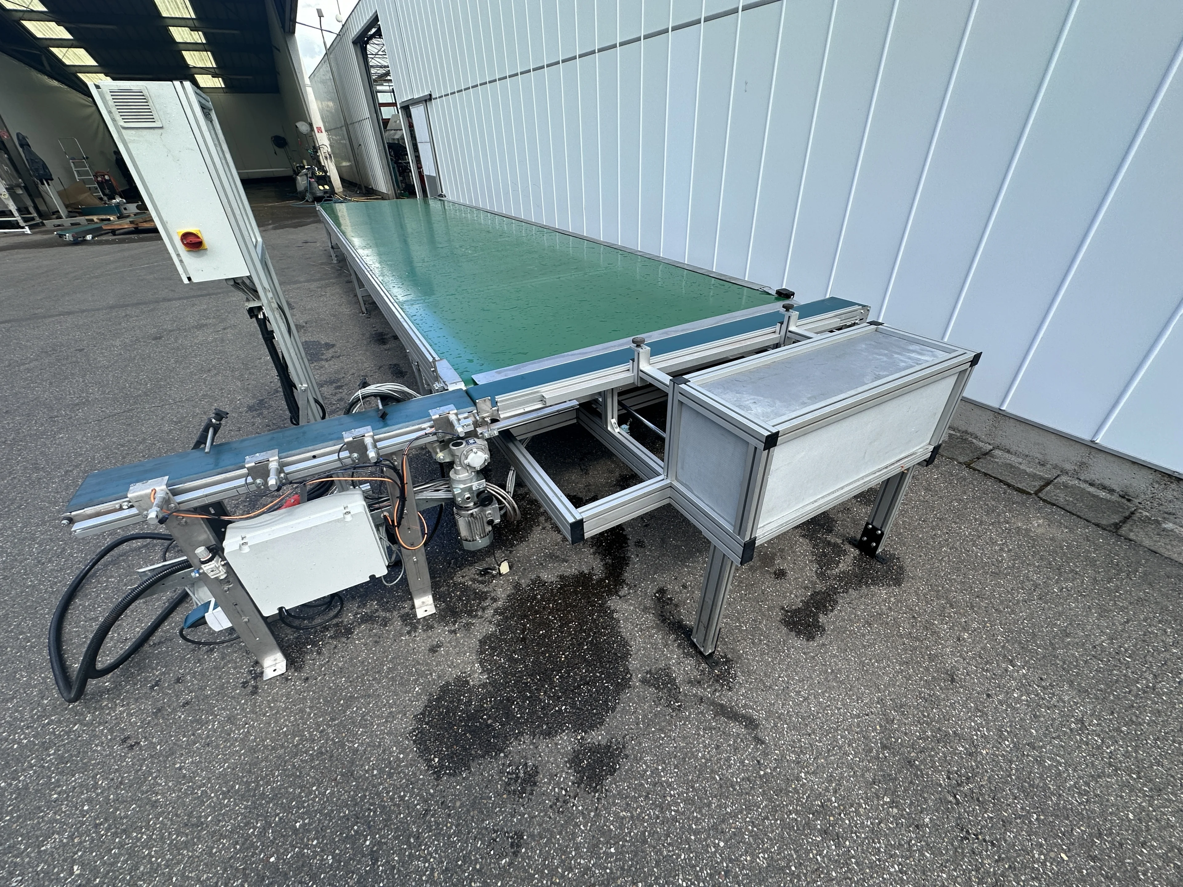 Visser buffer conveyor for potplants • Duijndam Machines