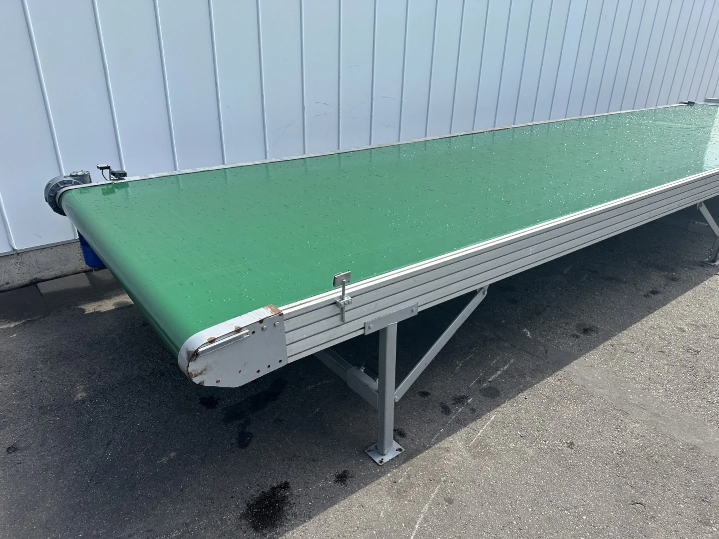 Visser buffer conveyor for potplants • Duijndam Machines