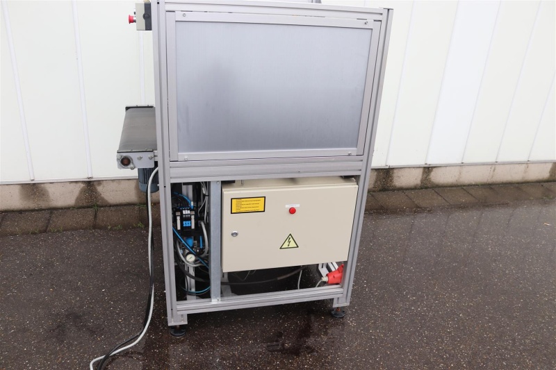 Visser tray dispenser / destacker for trays • Duijndam Machines