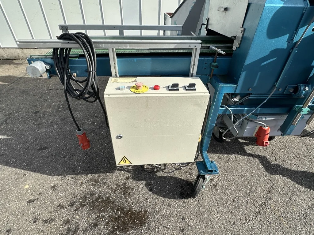 Visser FX40 tray filling machines with Vario 450 soil elevator ...