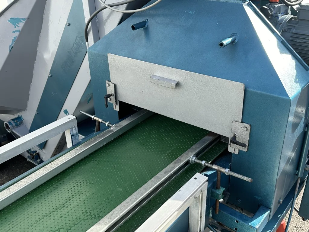 Visser FX40 tray filling machines with Vario 450 soil elevator ...