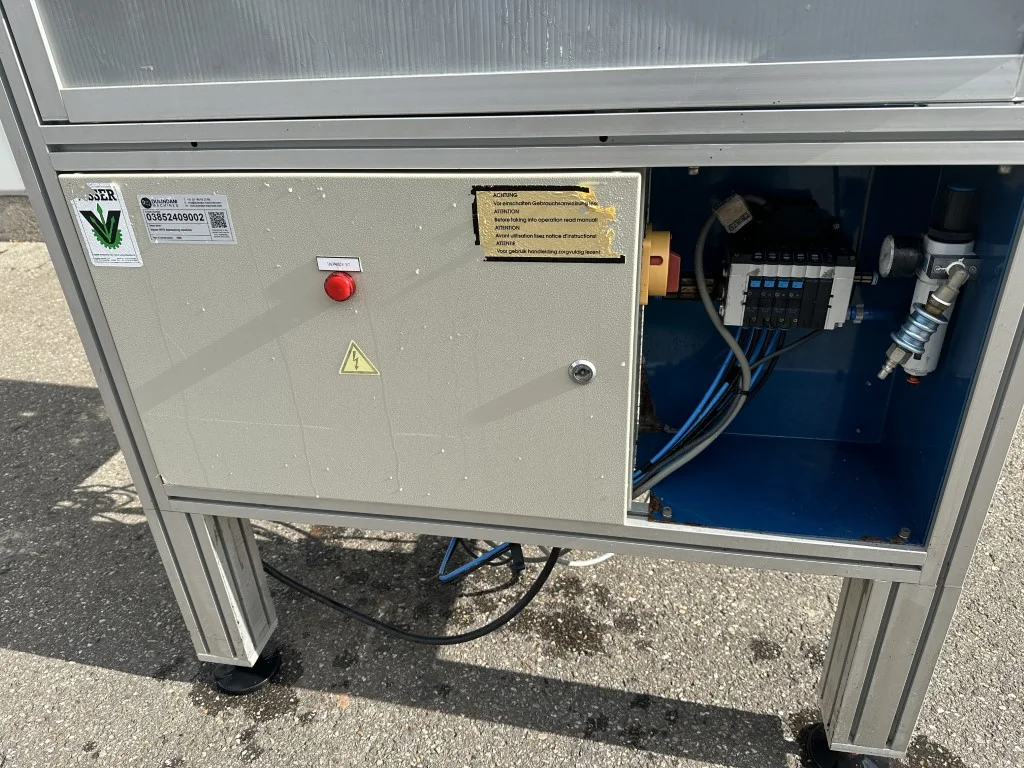 Visser MPD destacking machine for max 60 x 40 cm trays • Duijndam Machines