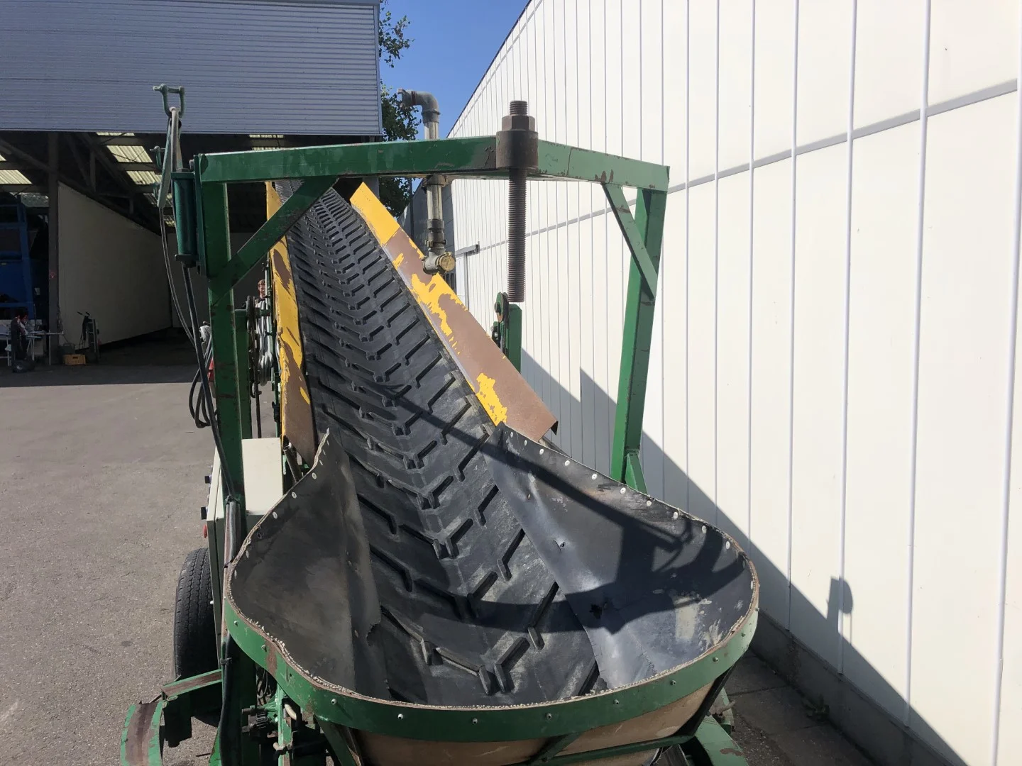 Visser store loader for potato and onions storage • Duijndam Machines