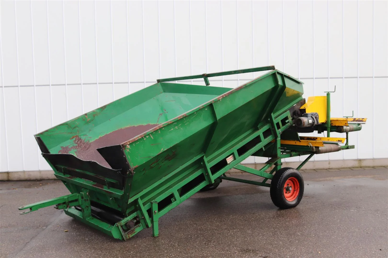 Visser hopper with roller cleaner • Duijndam Machines