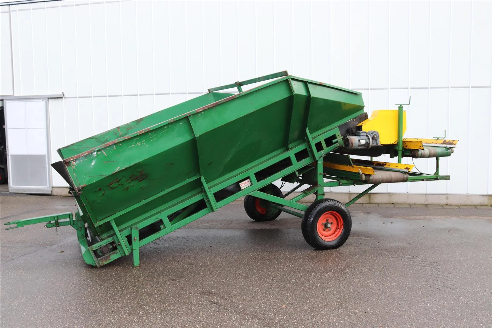 Visser hopper with roller cleaner • Duijndam Machines