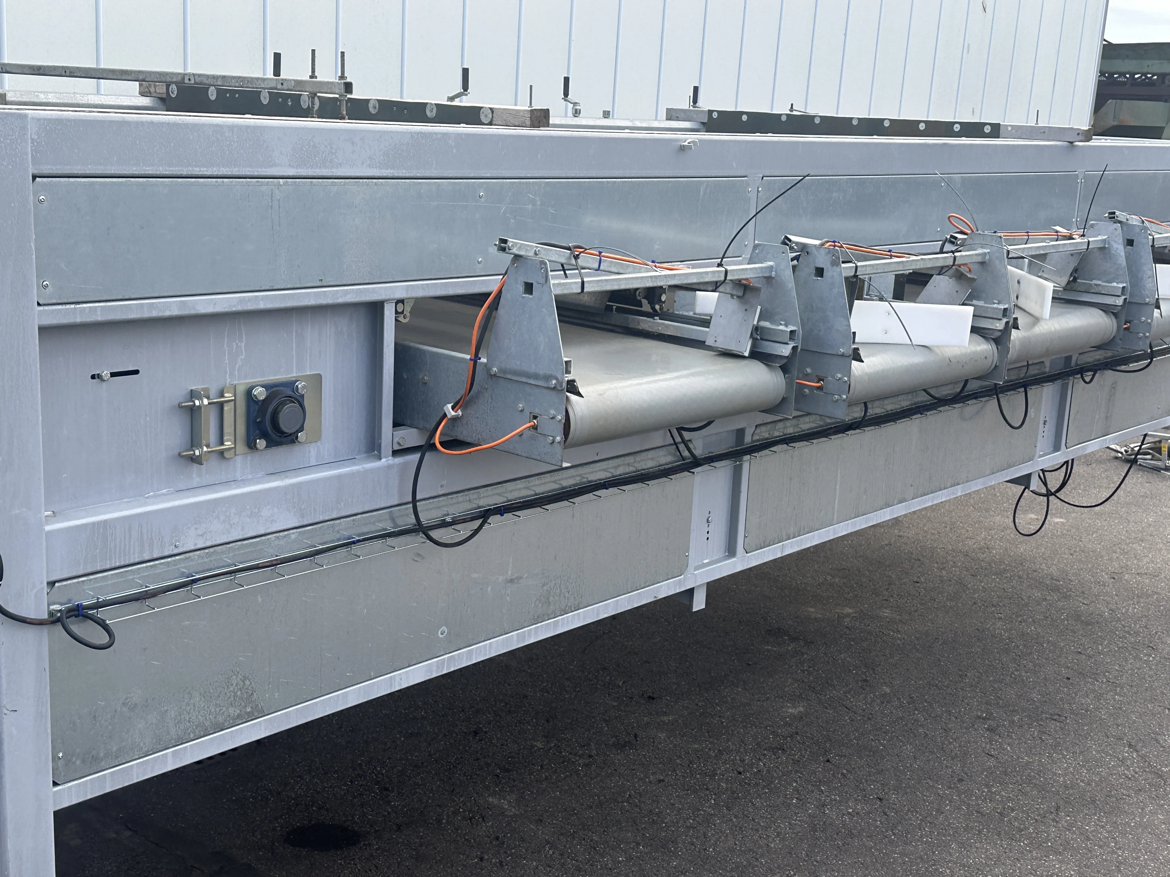 Vitech 180 cm roller sorting machine with 5 sizes • Duijndam Machines