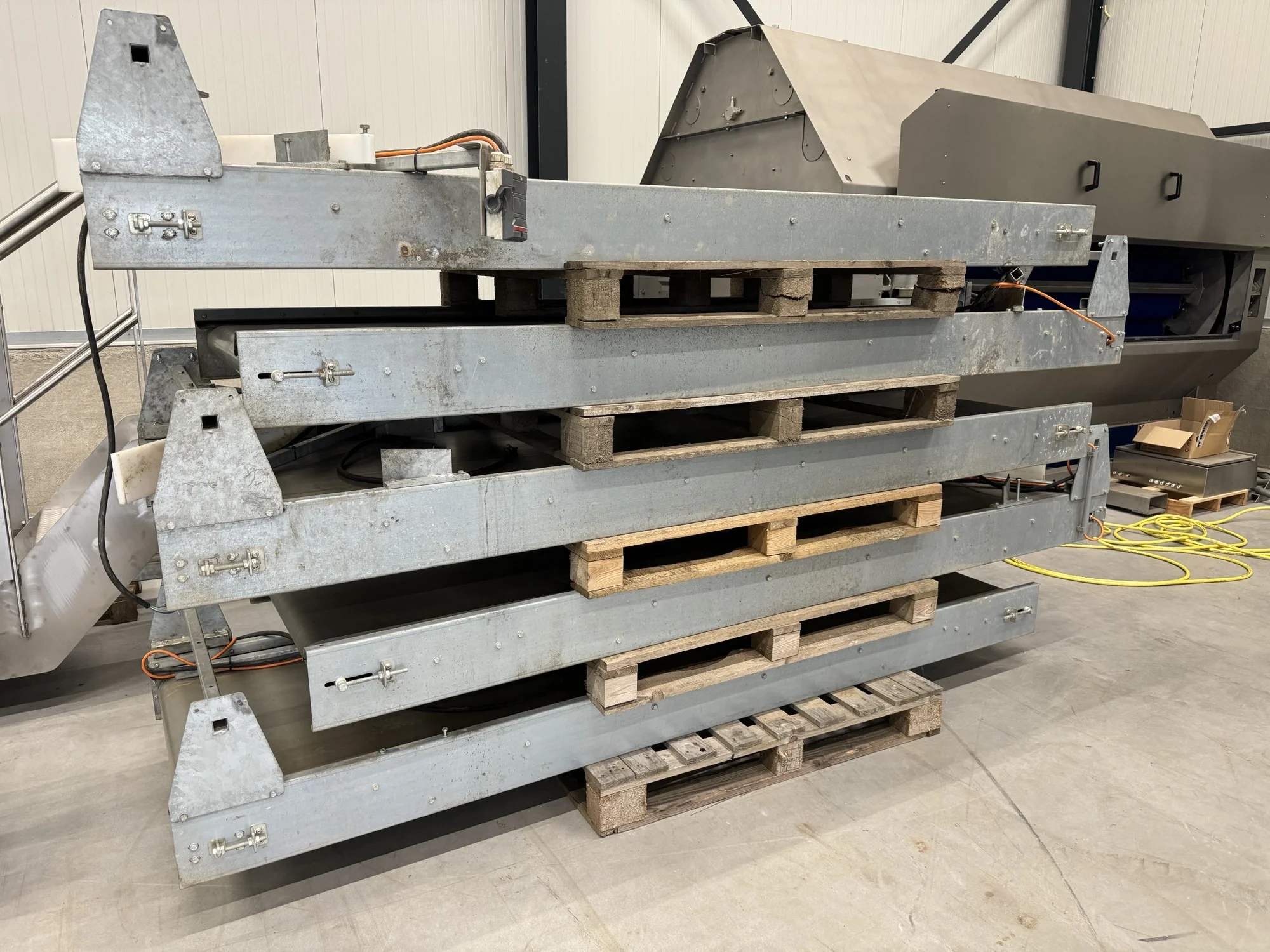 Vitech 180 cm roller sorting machine with 5 sizes • Duijndam Machines