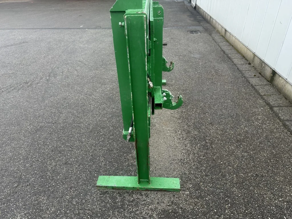 Wagner sliding 3-point frame for tractor • Duijndam Machines
