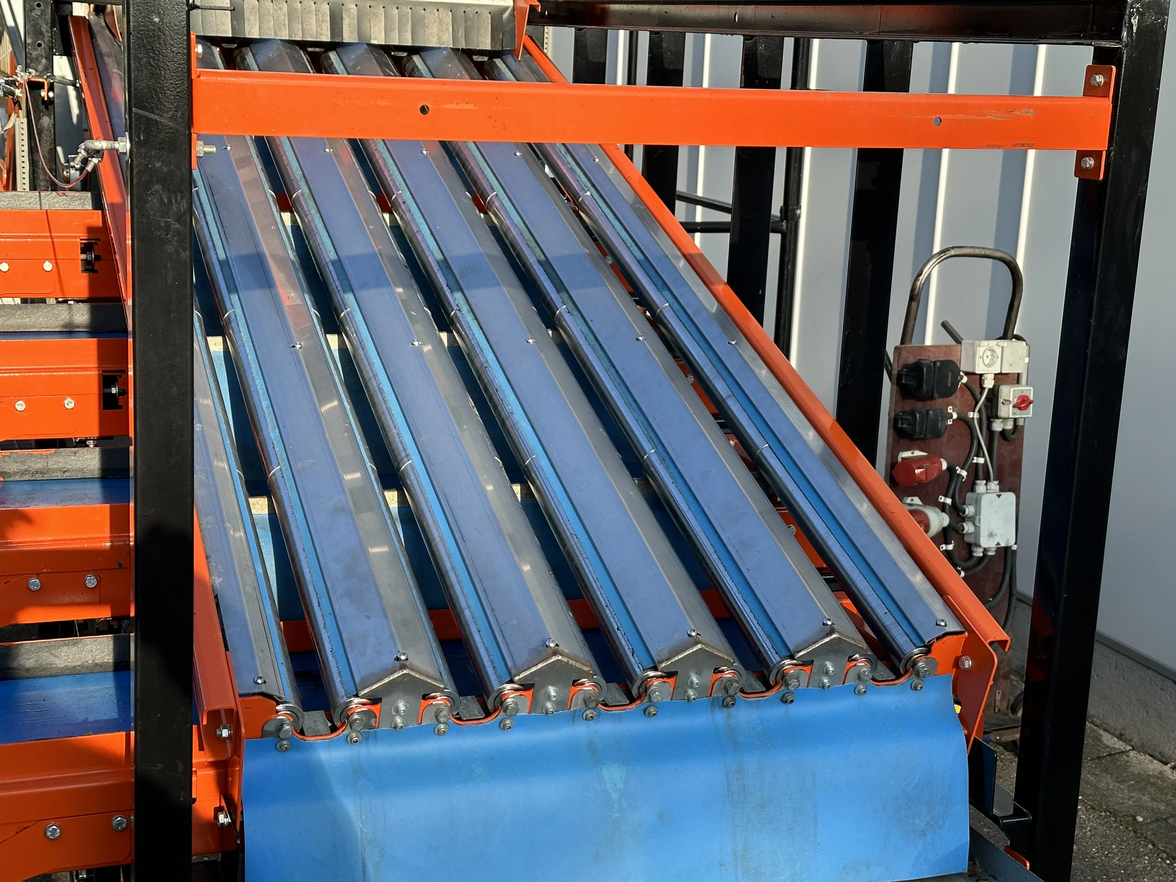 Wamel Perfect CGM cherry sorting machine • Duijndam Machines