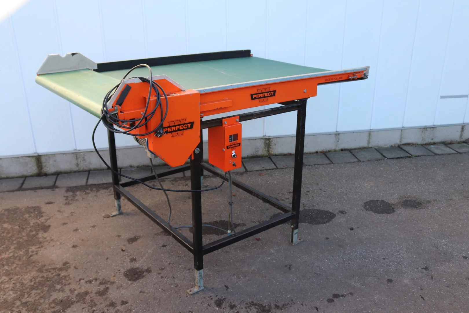 Wamel Perfect dosing conveyor for fruit • Duijndam Machines