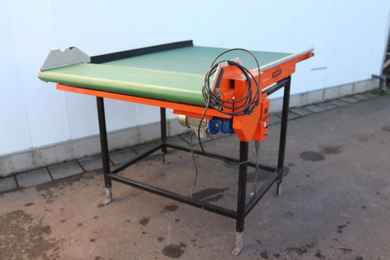 Wamel Perfect dosing conveyor for fruit • Duijndam Machines