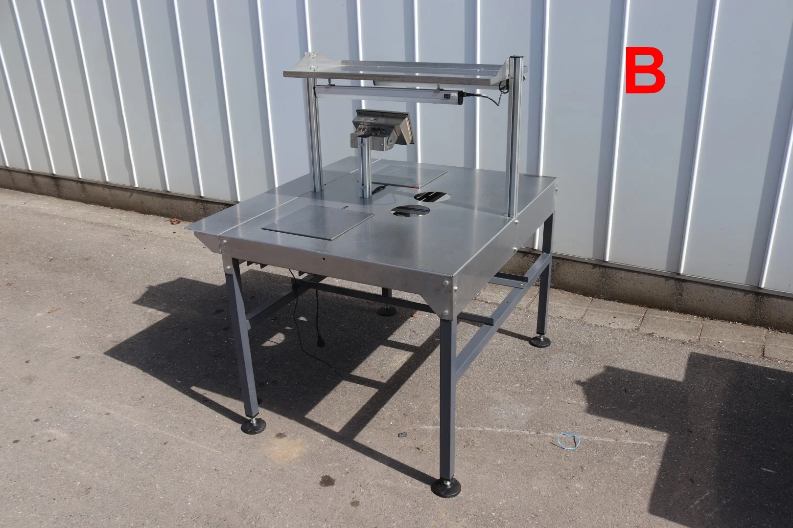 Taks tables with scale • Duijndam Machines