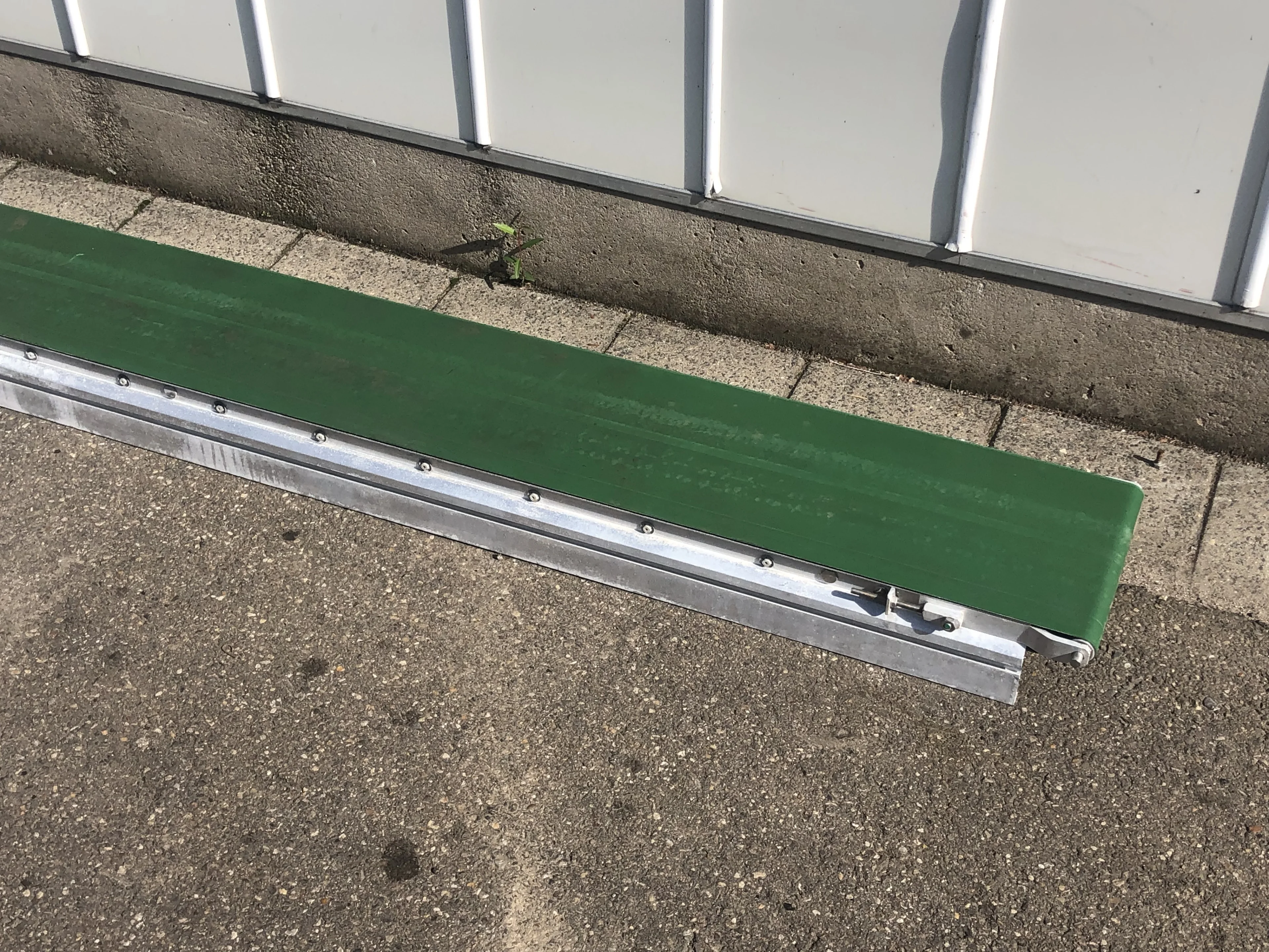 Wevab conveyor for potplants 600 x 30 cm • Duijndam Machines