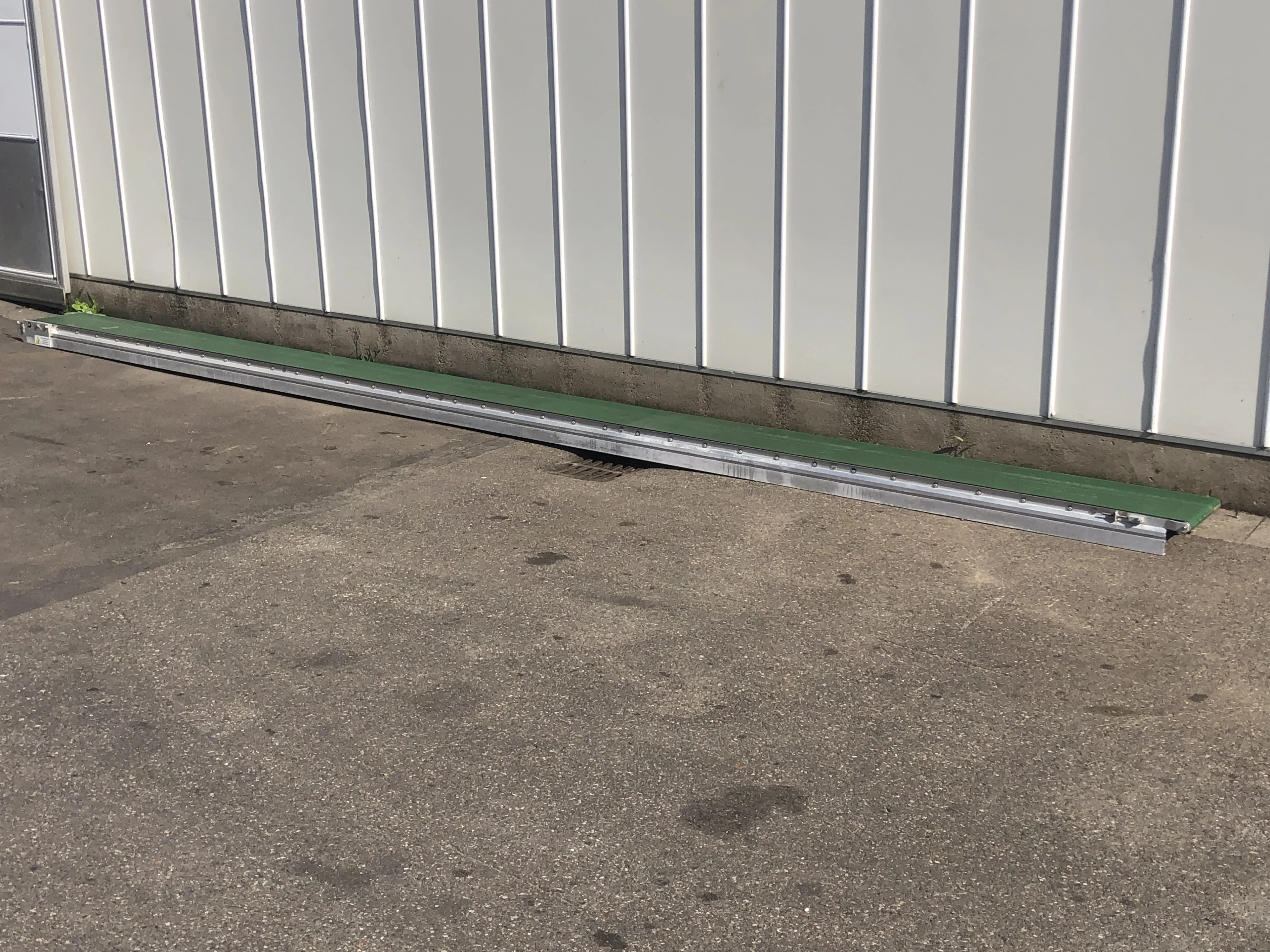 Wevab conveyor for potplants 600 x 30 cm • Duijndam Machines