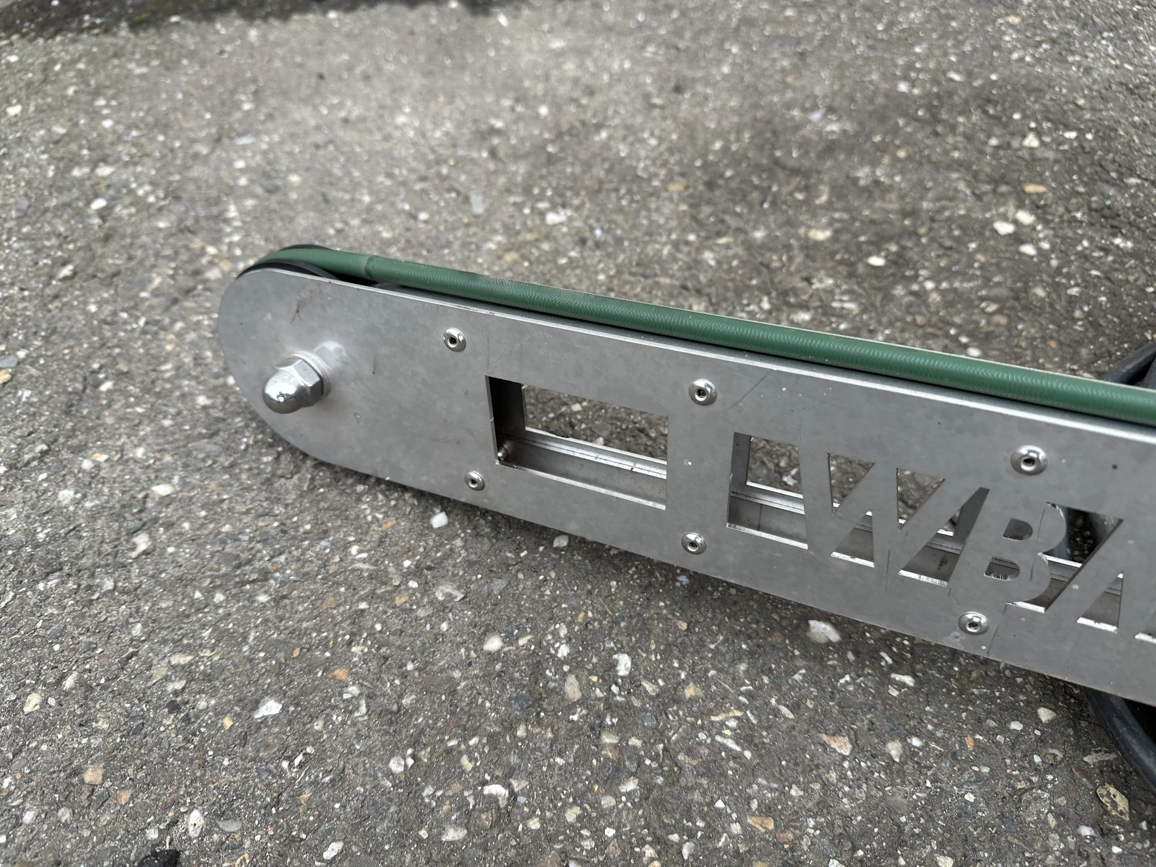 Willburg curve support for potplants • Duijndam Machines